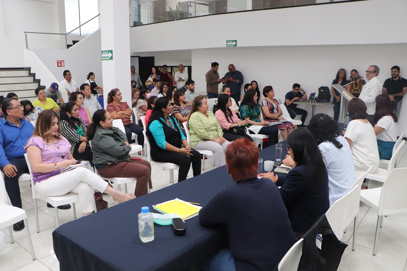 Mujeres en la política como extensión del poder masculino